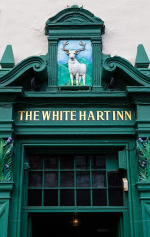 Best Haunted Pubs in Edinburgh - Wandering Crystal